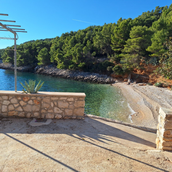 Comfortable holiday house by the sea, in a secluded area in the island ...